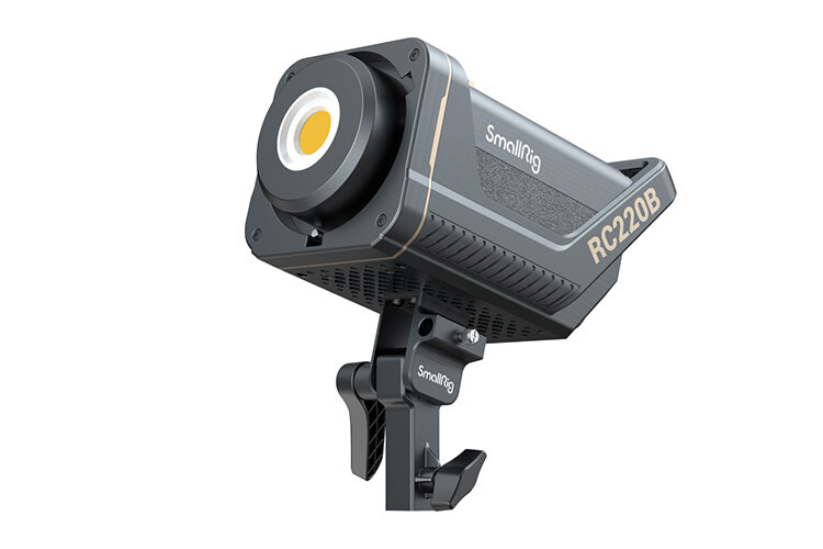 SmallRig 3621 RC 220B Point-Source Video Light | CEWE Japan Photo SmallRig 3621 RC 220B Point-Source Video Light | CEWE Japan Photo